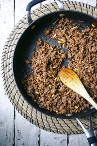 Baharat Spiced Beef Hummus - I Will Not Eat Oysters